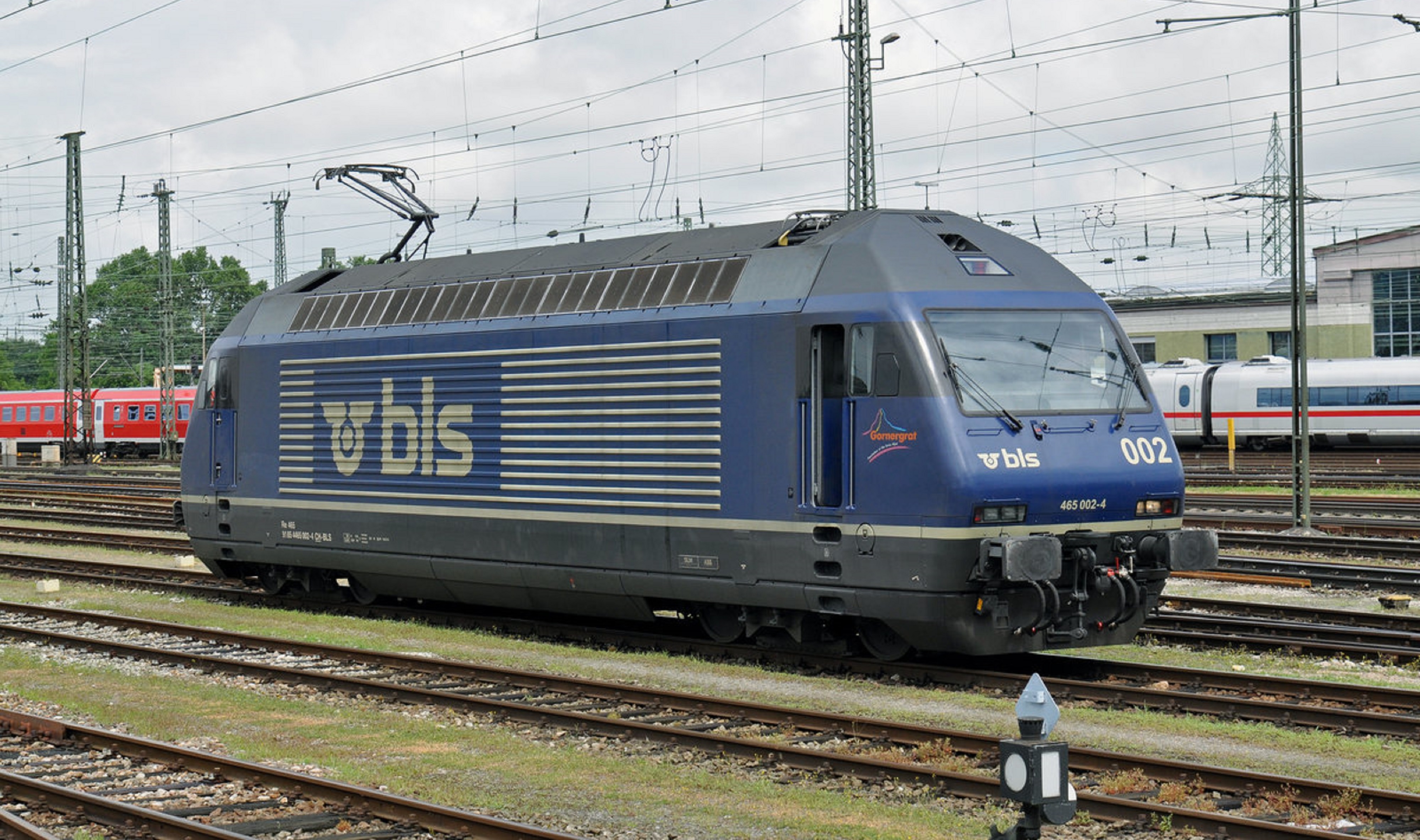 Locomotives in advertising